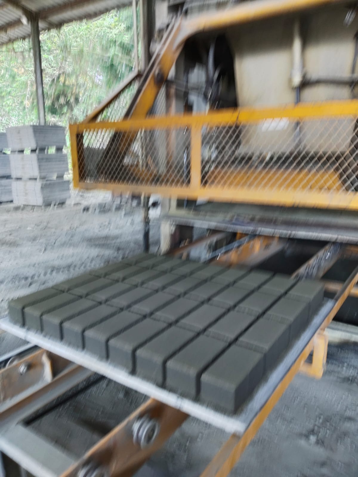 Proses Pemasangan Paving Block yang Benar dan Rapi - KAHA BLOCK